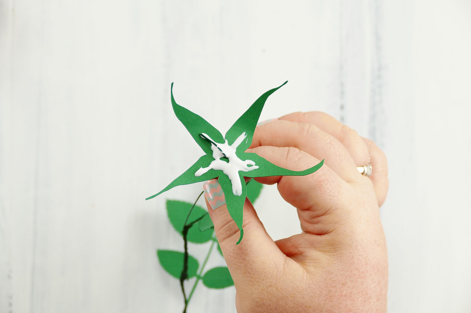 Rolled Paper Rose Tutorial Fun And Realistic Jennifer Maker