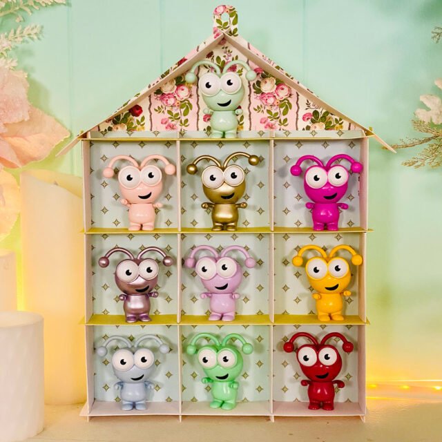 DIY Display Case: A Cricut Cutie Keepsake House! - Jennifer Maker
