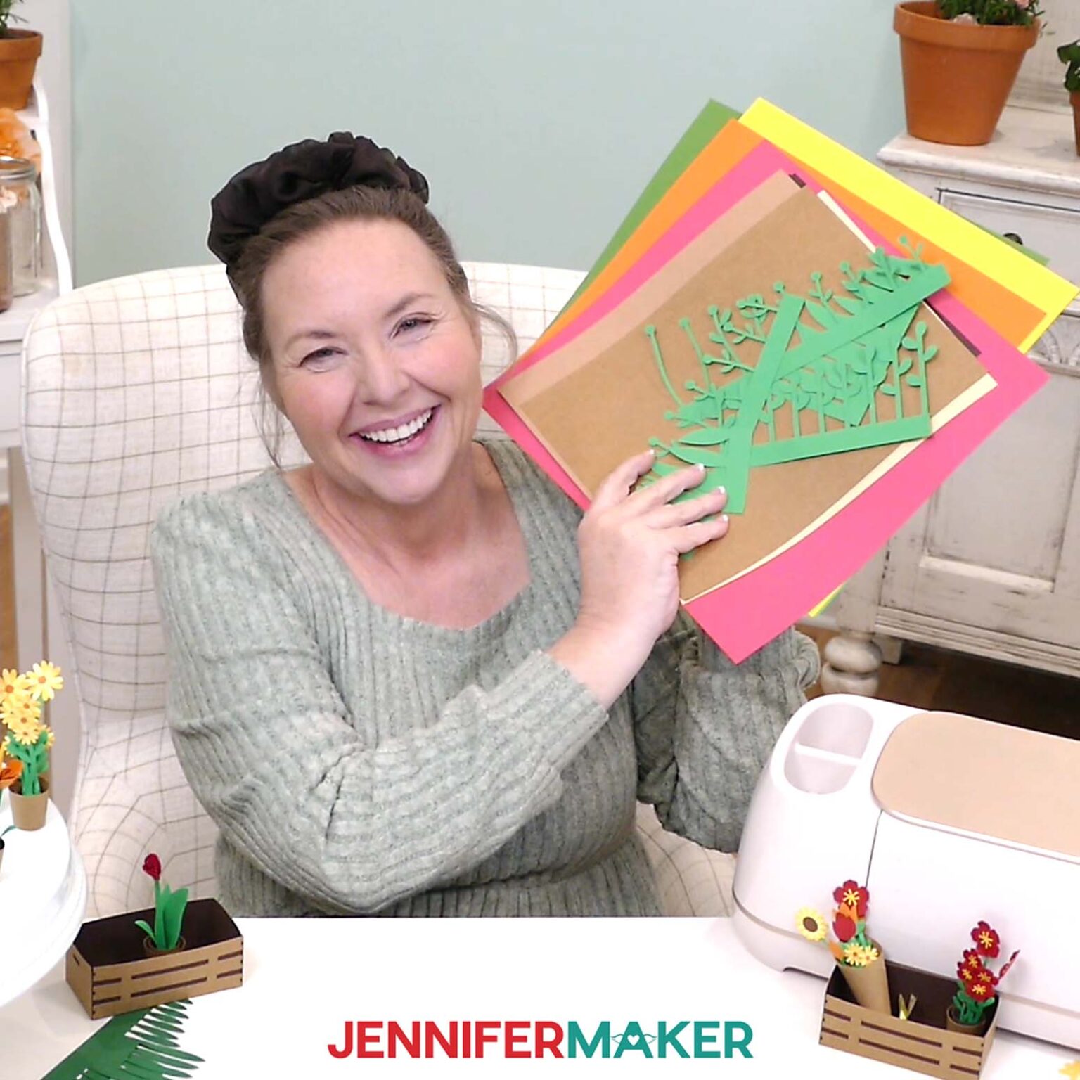 Mini Paper Flower Tutorial: Craft Tiny DIY Blooms! - Jennifer Maker