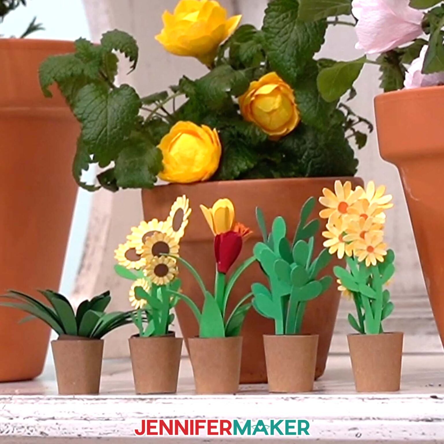 Mini Paper Flower Tutorial: Craft Tiny DIY Blooms! - Jennifer Maker