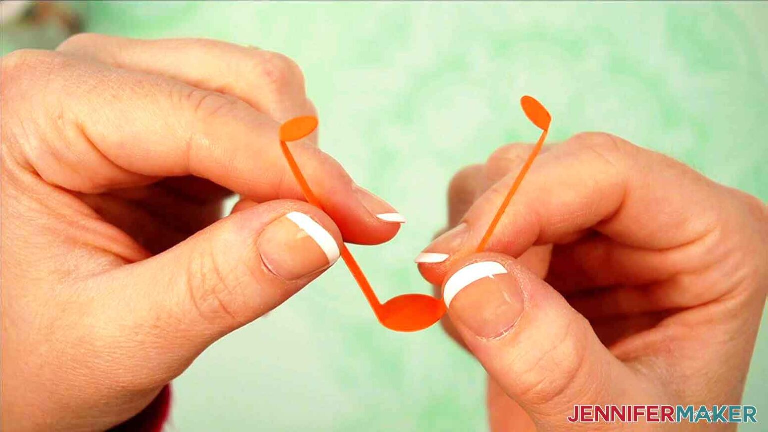 How to Make an Easy Paper Pumpkin Craft for Fall! - Jennifer Maker
